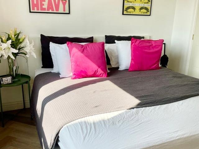 Room at Wellspring Crescent, Greater London