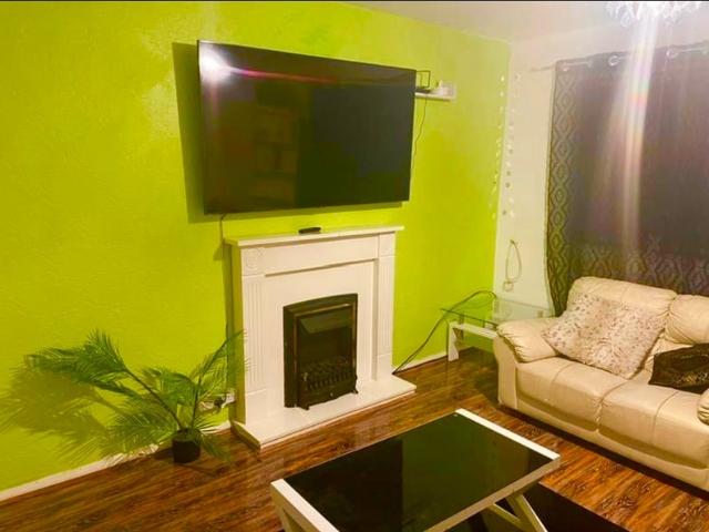 Room at Wendon Road, Manchester
