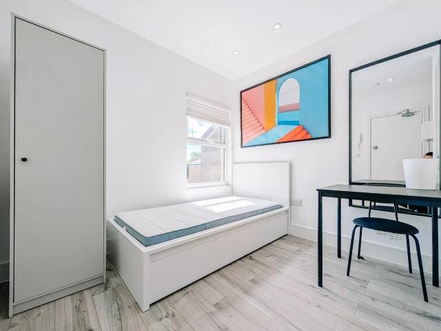 Room at Wendover Road, Borough of Runnymede