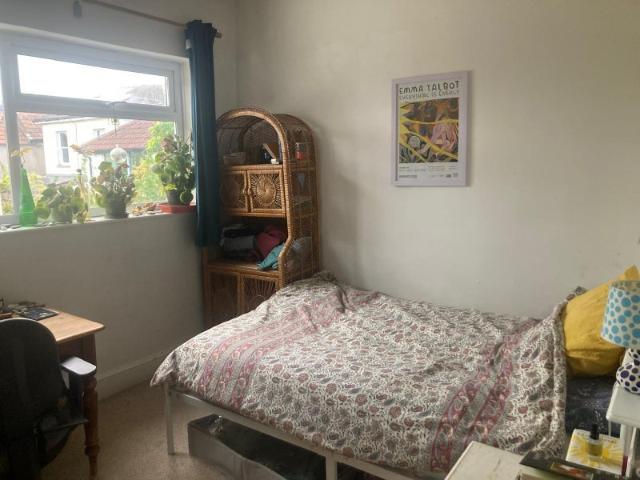 Room at Wentworth Road, Bristol