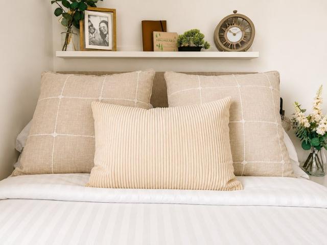 Room at Wentworth Road, Rugby
