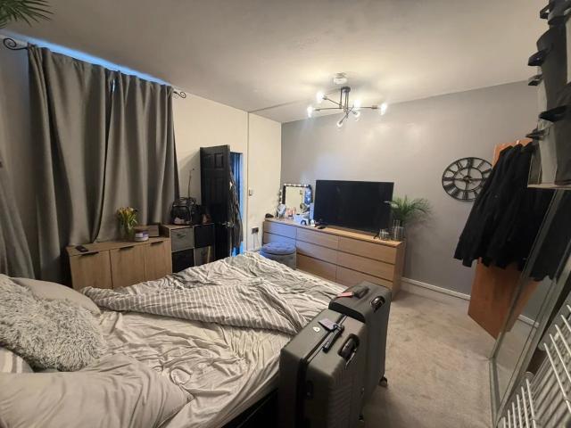 Room at Wesley Street, Wakefield