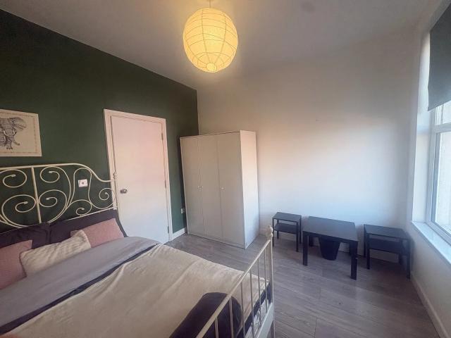 Room at Wesley Street, Wakefield