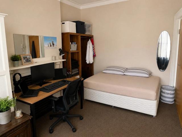 Room at West Cliff Gardens, Bournemouth