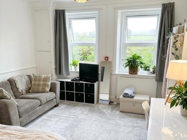Room at West Cliff Gardens, Bournemouth
