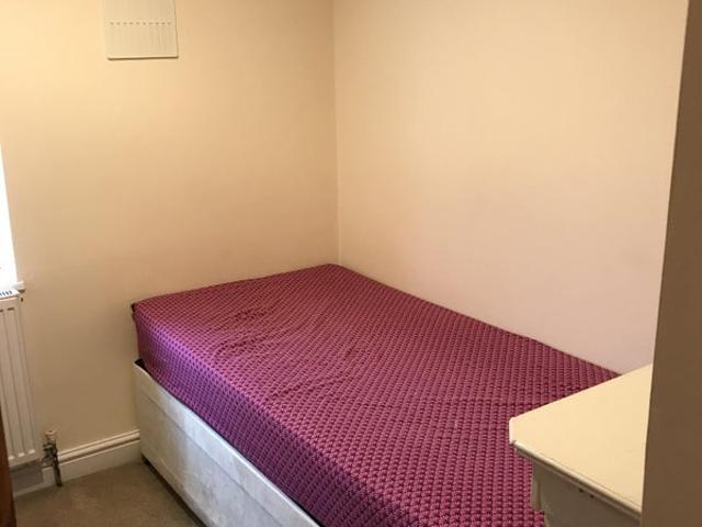 Room at West Avenue, Chelmsford