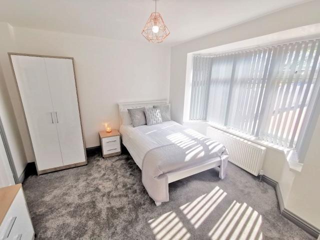 Room at West Boulevard, Birmingham