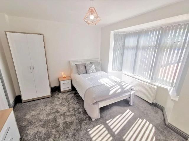 Room at West Boulevard, Birmingham