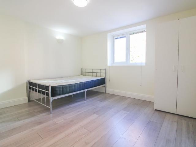 Room at West Grove, Cardiff