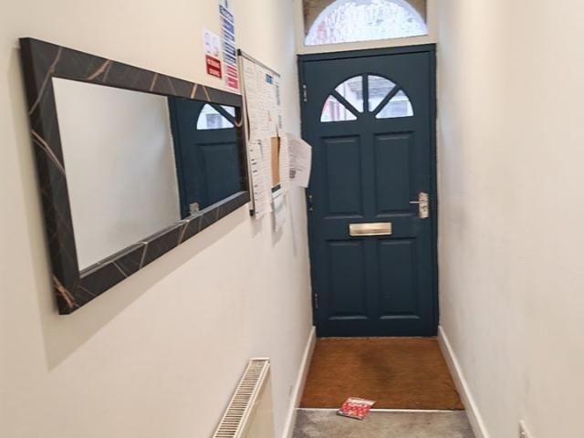 Room at West End Avenue, Doncaster