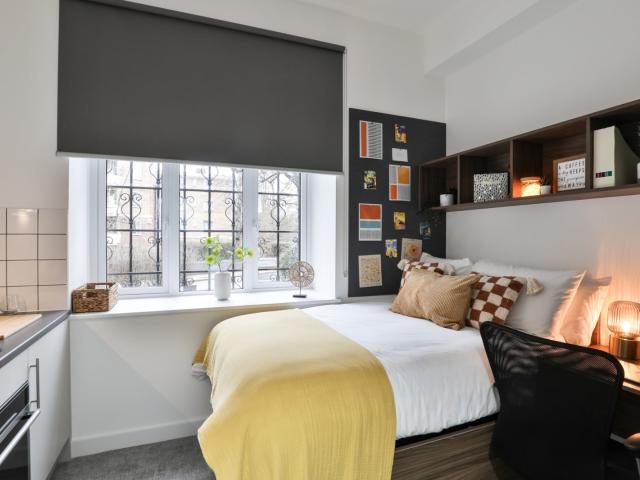 Room at West End Lane, Greater London