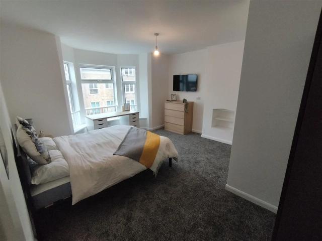 Room at West Hill Drive, Mansfield Woodhouse