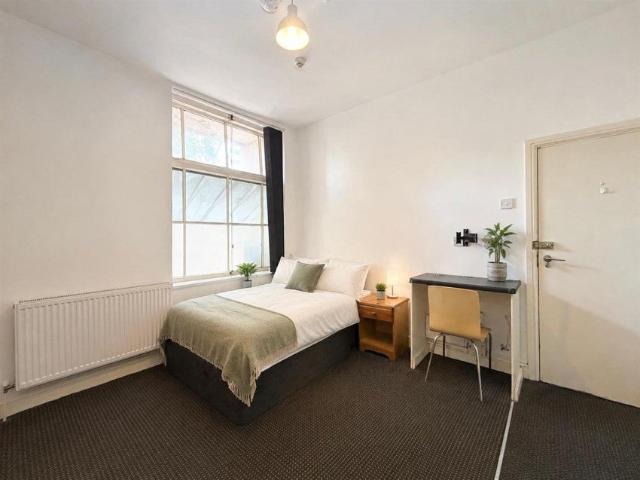 Room at West Street, Leicester