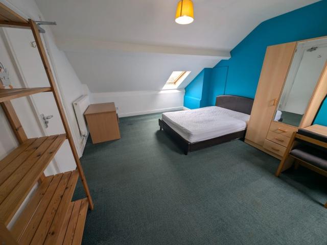 Room at West Parade, Lincoln