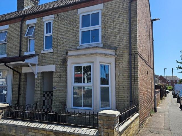 Room at West Parade, Peterborough