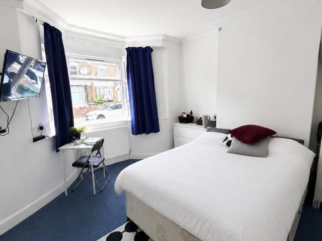 Room at West Road, Greater London