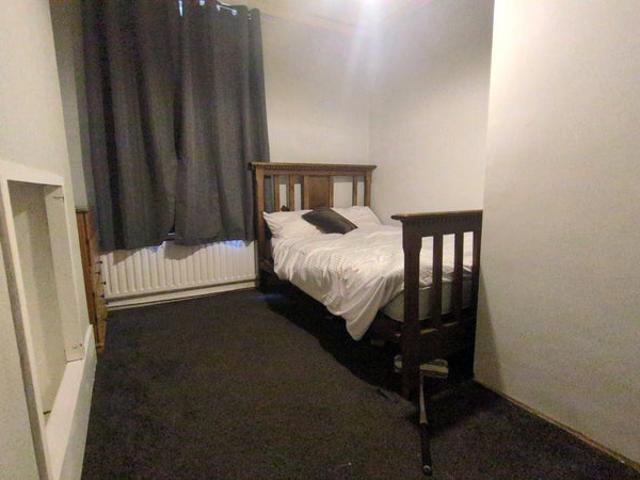 Room at West Road, Newcastle