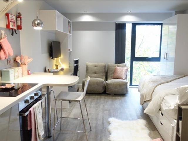 Room at West Walk, Leicester