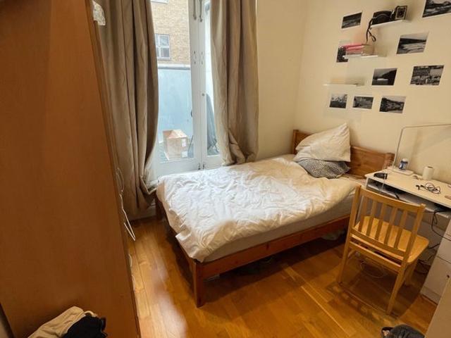 Room at Westbourne Grove, City of Westminster