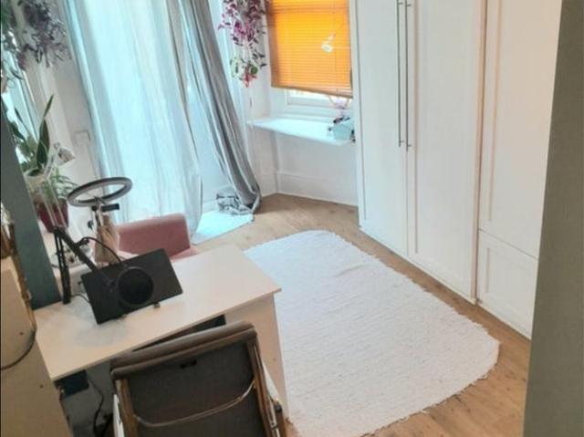 Room at Westbury Avenue, Greater London