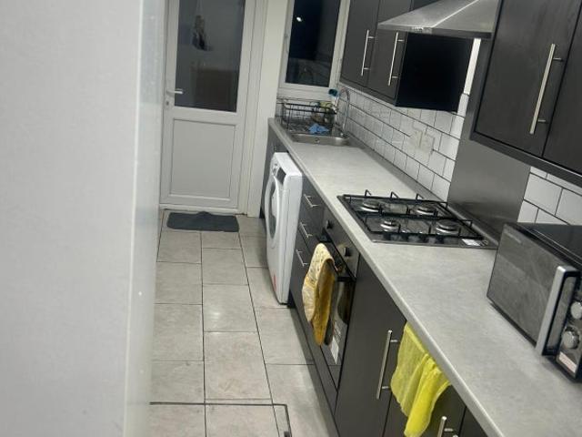 Room at Westbury Road, Greater London