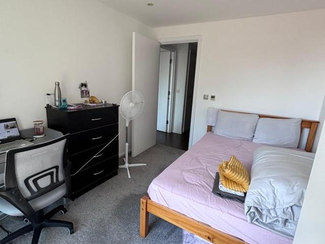Room at Western Gateway, Greater London