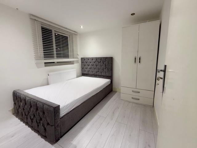Room at Western Road, Greater London