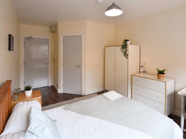 Room at Western Road, Leicester