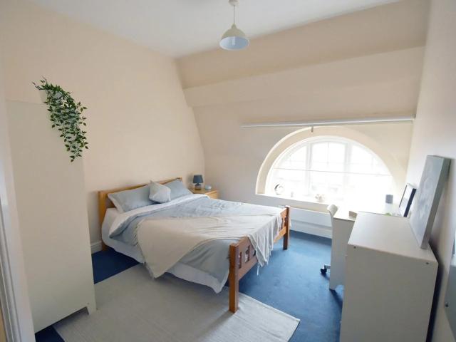Room at Western Road, Leicester