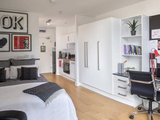 Room at Western Road, Leicester