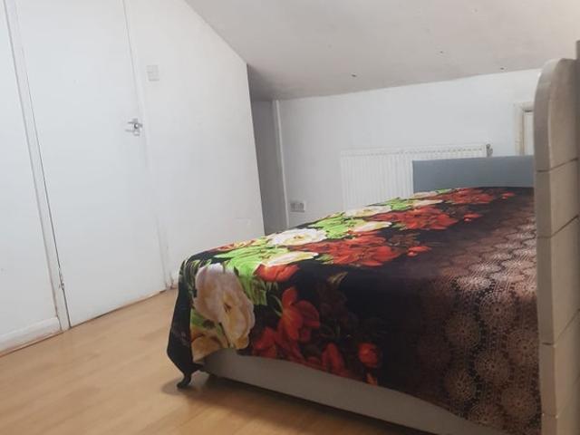 Room at Western Road, Luton