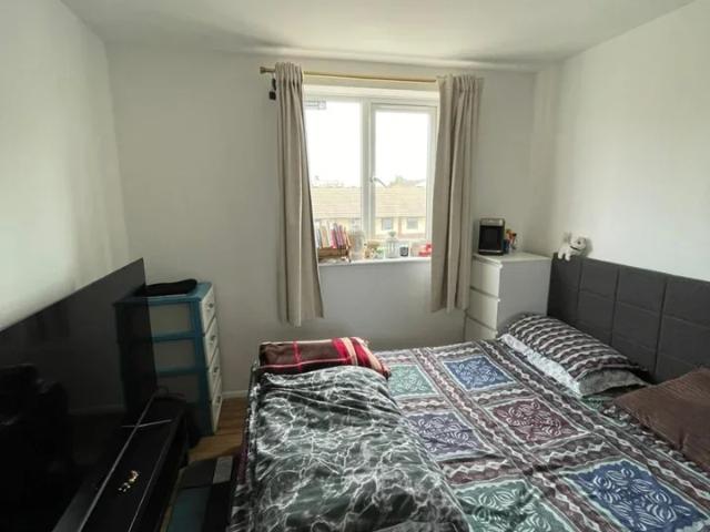 Room at Westferry Road, Greater London