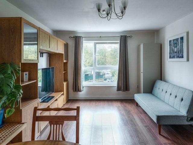 Room at Westferry Road, Greater London