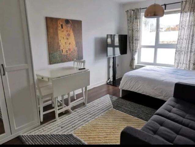 Room at Westferry Road, Greater London