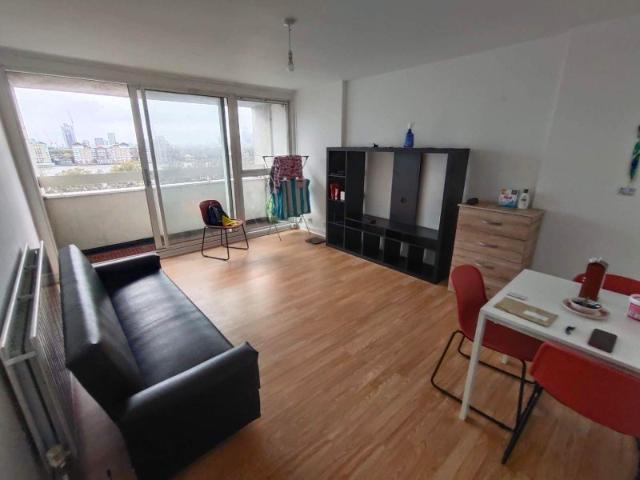 Room at Westferry Road, Greater London