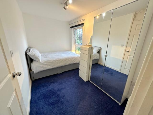 Room at Westferry Road, Greater London