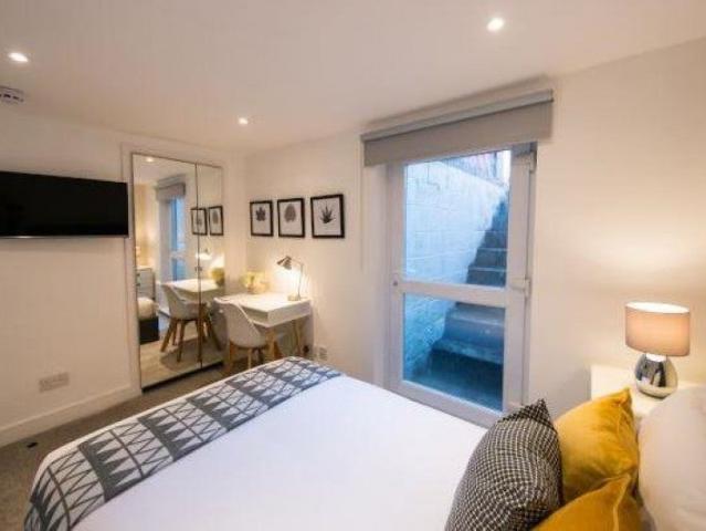 Room at Westfield Road, Reading