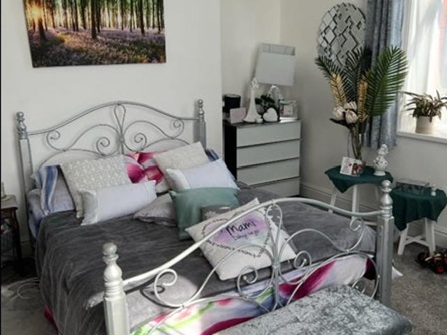 Room at Westfield Road, Wakefield