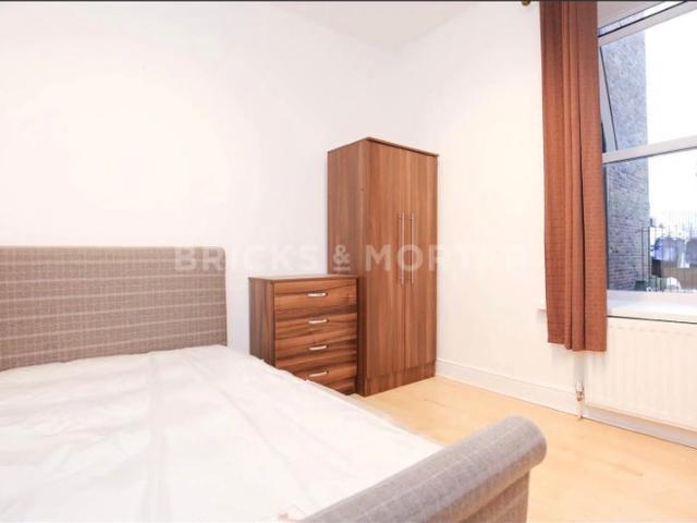 Room at Westgate Road, Newcastle upon Tyne