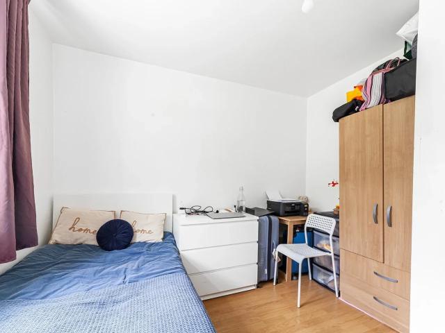 Room at Westhouse Close, Greater London