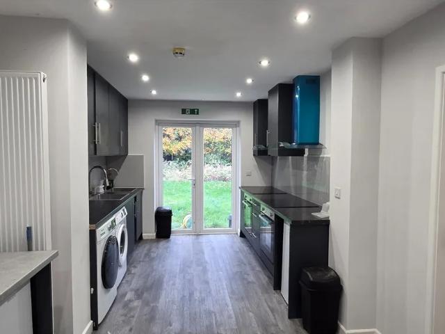 Room at Westlea Avenue, Watford