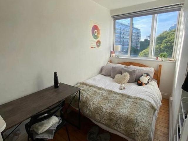 Room at Westmoreland Place, City of Westminster