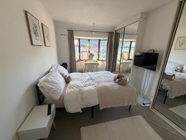 Room at Westmount Road, Greater London