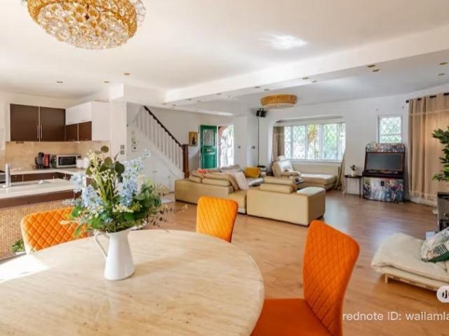 Room at Westmount Road, Greater London