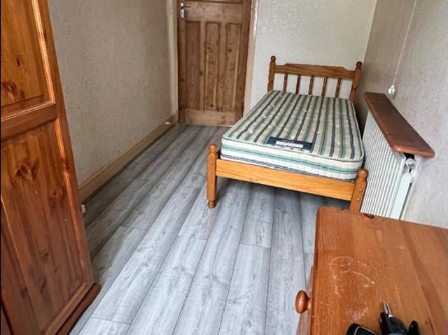 Room at Weston Park Road, Plymouth