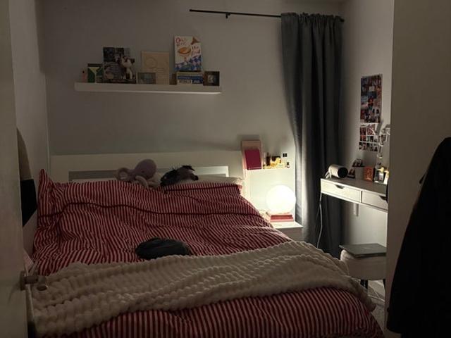 Room at Weston Street, Greater London