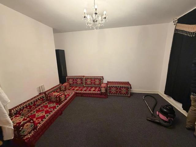 Room at Weston Street, Greater London