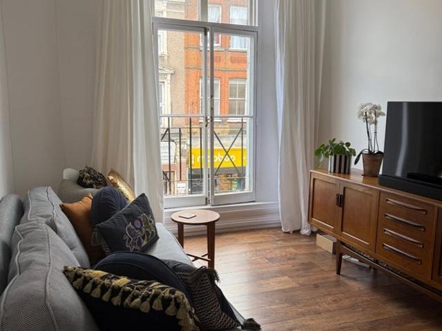 Room at Westow Hill, Greater London