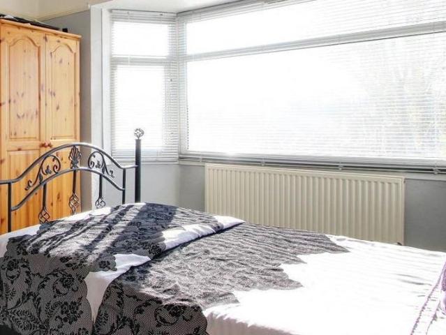 Room at Weymoor Road, Birmingham