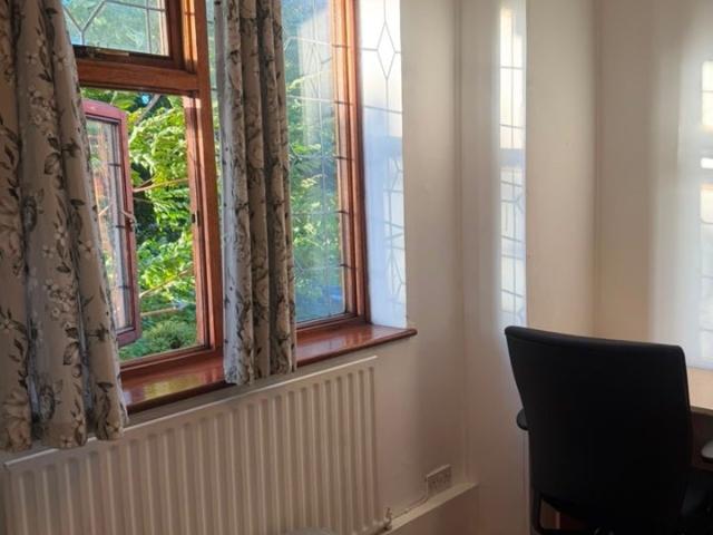Room at Weymouth Terrace, Greater London